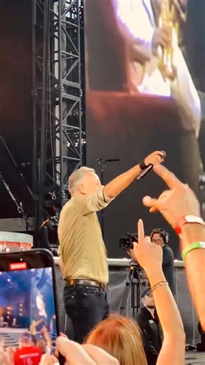 In the end we always end up back there in front of the STAGE | NOI & Springsteen R