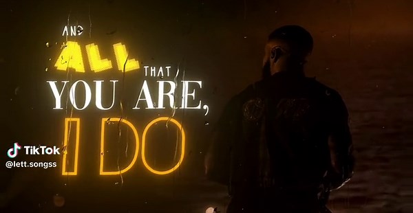 Drake Moon Reflection: Lyrics and Tipografia