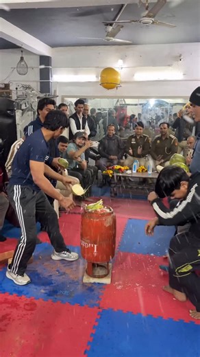 ilyaskhiladi on Instagram: "Ilyaskhiladi Delhi video #viral #viralreels #trending"