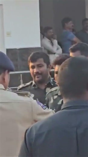 మేడారం ప్రాంగణంలో సిఎం రేవంత్ కూతురు కొడుకు#cm#revanthreddy#medaram#feast#jathara