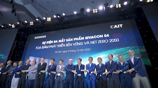 🚀 Exciting News from #Vietnam! Last week marked the official launch of the Siemens SIVACON S4 switchboard in collaboration with Advanced Information Technologies Corporate (AIT) 🤝. Through this partnership, Siemens technology achieves: ⚡ Meeting high power supply & efficiency standards. 🔧 Optimizing operation & installation areas. 🌟 Complementing the existing SIVACON S8 switchboard offering. Our launch event was not just about innovation! We combined it with a seminar on "Sustainable Develop