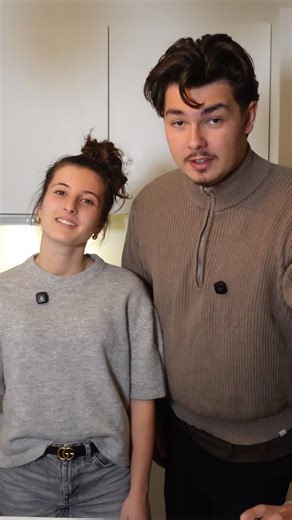 Tristan Borris on Instagram: "10. December - Risalamande Cheesecake Det er risalamande, der har solgt sin sjæl til en cheesecake. Sprød bund, fløjlsblød creme, kirsebær på toppen. Juleporno i et glas. ⸻ Ingredienser Bund • 75 g pebernødder • 75 g brunkager • 70 g smeltet smør Risalamande-cheesecake • 300 g risengrød (kold) • 150 g fløde (pisket til blød skum) • 150 g cream cheese • 60 g flormelis • 1 tsk vanilje • 60 g hakkede mandler Top • Kirsebærsauce (gerne varm for kontrast) ⸻ Opskrift 1. B