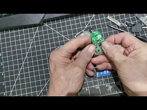 How to replace the battery of the SsangYong Rexton remote control?