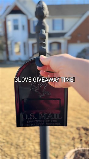 515 reactions · 16 comments | Glove Giveaway Day 1 is here! Rules ⬇️...