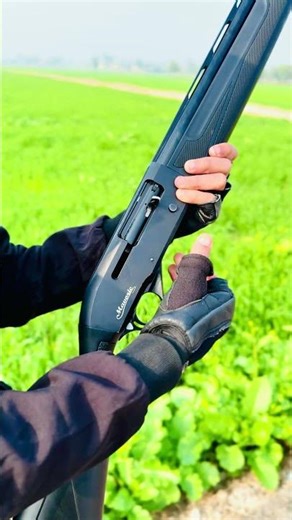 Flying Head Shot 😱 #hunting #birds #youtubeshorts #shorts