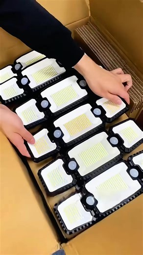 🌞💡 Ilaw na SOLAR Motion Sensor? Yes, please! 💡🌞 Perfect ito sa garden, driveway, gate, backyard, at iba pang outdoor spots! 🔆 Bakit ito worth it? ✅ 74 powerful LEDs – super bright! ✅ Solar powered – walang kable, tipid sa kuryente ☀️ ✅ Motion sensor – automatic ON pag may movement 👣 ✅ IP65 waterproof – weather-proof talaga 🌧️💪 ✅ Easy install – walang electrician needed! 👉 Light up your outdoor areas effortlessly! 🛒 Click Order Now para sa brighter & safer home! | Solar Ideas Philippine