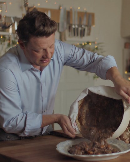 782K views · 18K reactions | Jamie's beef bourguignon is that good, Jamie's Dad went back for seconds and we don't blame him!! With food this good, it really is the most wonderful time of the year...! ✨ jamieol.com/BeefBourguignon | Jamie Oliver | Facebook