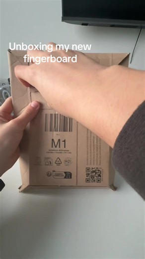 Unboxing My New Fingerboard with Foam Tape