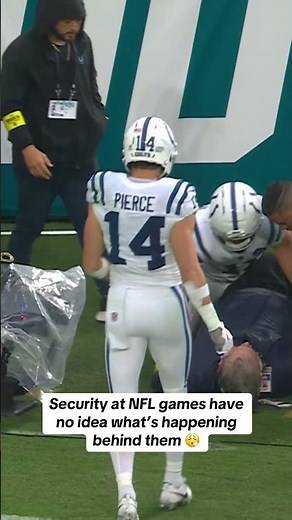 Michael Pittman Jr. COLLIDES with Security Guard 😬 #NFL #michaelpittman #colts