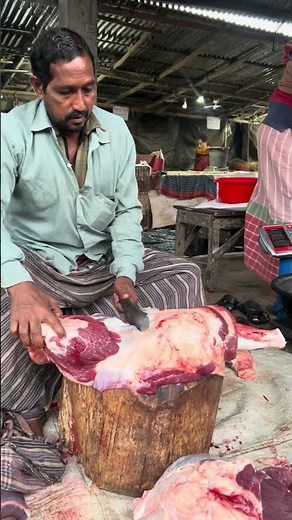 Delicious cows meat processing skills.