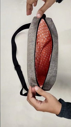 Simple Crossbody Bag Tutorial. Full tutorial on link bellow. #crossbodybag #bagmaking #diy #easy