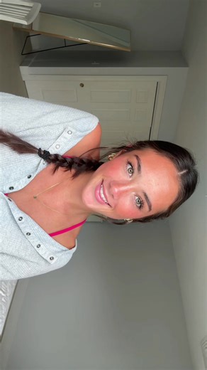 Glowing Skin Makeup Tutorial: Warm Trends for Hazel Eyes