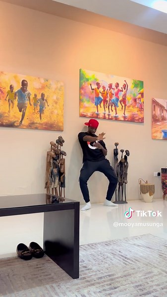 Dance Circle Challenge: Master the TikTok Loop