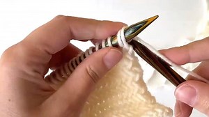 3.8K views · 225 reactions | Learn how to knit herringbone stitch. This stitch pattern gives a beautiful texture to your knitted fabric. See the full tutorial here - https://www.handylittleme.com/how-to-knit-herringbone-stitch/ | Handy Little Me | Facebook