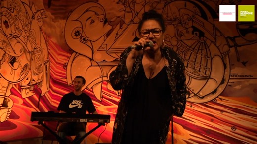 Wer gestern auf den Straßen Berlins bei der Fête de la Musique - Berlin gewesen ist - und deswegen unseren Beitrag aus den Räumen von BERLIN GLOBAL verpasst hat, denen empfehlen wir JETZT die Boxen aufzudrehen und mit AZIZA A. zu tanzen. Viel Spaß! #FETEBerlin #BERLINGLOBAL | Stadtmuseum Berlin