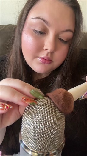 Mic tapping mic brushing. P.S. sorry about all the cuts, I kept hitting my mic trying to do both at the same time 😂 #crispasmr #randomtriggers #asmrcommunity #asmrsounds #asmr #notalkingasmr