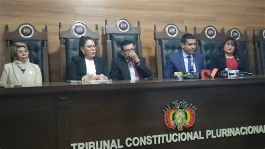 10K views · 76 reactions | La Comisión de Admisión del Tribunal Constitucional Plurinacional (TCP), decidió este jueves viabilizar las candidaturas del Movimiento Tercer Sistema (MTS) y dejar fuera de la carrera electoral a PAN-Bol, aceptando las medidas cautelares solicitadas por el TSE de esa forma allanar el camino para las elecciones generales del 17 de agosto. Video: William Zolá/CORREO DEL SUR | Correo del Sur | Facebook