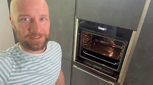 NEFF B44CR71N0, N70, Einbau-Backofen 60 x 60cm, Made in Germany, Integrierbarer Backofen, Hide, Full Touch TFT-Display, Automatikprogramme, Edelstahl, Amazon Exclusive Edition