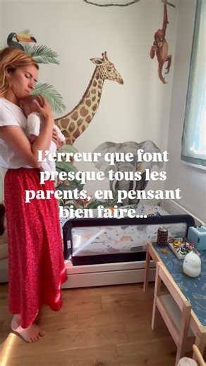 🌙 Alexandra | Sacré Sommeil on Instagram: "Pendant longtemps, quand on me parlait “d’autonomie du sommeil”, j’imaginais surtout ça : 🚫 coucher mon bébé encore éveillé 🚫 l’entendre « protester » (fort) 🚫 me convaincre que « ça allait passer » Sauf que dans mon corps, ça ne passait pas du tout. J’avais ce nœud au ventre, cette sensation très claire que quelque chose clochait. Une pensée revenait sans cesse : “Il ne fait pas un caprice. Il me cherche. Il a besoin de moi.” Et franchement… j’avai
