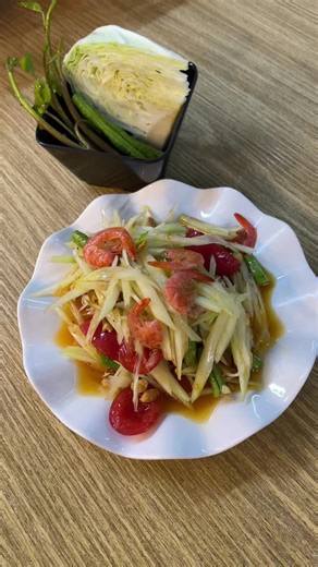 “สายกินนครปฐมต้องรู้! ร้านวิวโคตรดี นั่งกินข้าวชิลล์ๆ ริมน้ำแบบนี้ ที่ไหนรู้ยัง?” 🎉 OPEN 11:30-24:00 ….🧡 GOOD VIEW @ นครปฐม ร้านอาหารสไตล์คาเฟ่.💚 🥰 ด้วยบรรยากาศสบาย ๆ ทางร้านมี 2 โซน ห้องแอร์ปรับอากาศ และ โซนนั่งชิลริมน้ำ เหมาะกับครอบครัวและแก๊งเพื่อนมาสังสรรค์กัน สำรองจองโต๊ะ ☎️ 092-835-5465 ID Line : goodviewnakhonpathom เปิดบริการ 11:30 - 24:00 น ทุกวัน #ของกินนครปฐม #ร้านอร่อยนครปฐม #ร้านลับนครปฐม #ของดีนครปฐม #ร้านอาหารนครปฐม https://maps.app.goo.gl/kQXnKiRFNHyDJU2W9?g_st=ipc