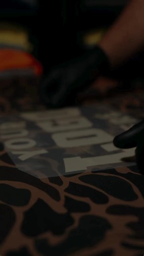 Customizable hoodie ✨ Your logo, your style, digital proof before printing ✅ #CustomHoodie #BrandMerch #CustomApparel #Crafterslab