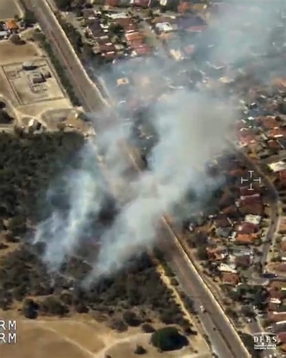 A bushfire emergency threatens lives and homes in Carramar 🔥 For the latest information visit emergency.wa.gov.au or the Emergency WA app 📲 | Department of Fire and Emergency Services WA