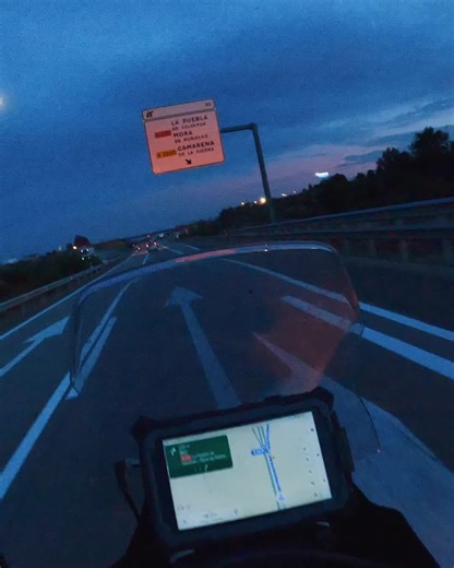 As it turns out... when your headlight goes at at night.. it's somewhat problematic.. 😅 #unamoto #thebigspiral #advmoto #adv #motovlog #motorcycle #travel #dualsportadventure #dualsport #moto #AdventureBike | Una Moto