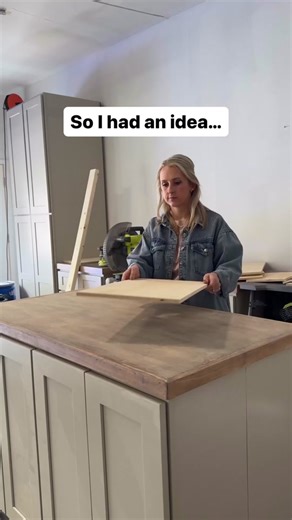 DIY TOOL STORAGE RACK 👊🏼 now I have a practical (and cute 🥰) way to store my tools in my new workshop! So easy that I’m confident you could build one too! What do you think?! #diytutorial #diyhomeprojects