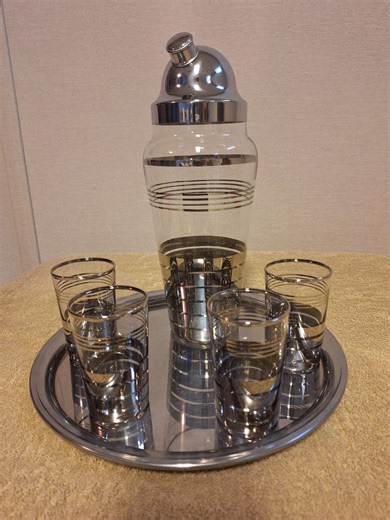 Vintage Art Deco Martini Set: Cocktail Shaker, 4 Glasses & Serving Platter - Etsy