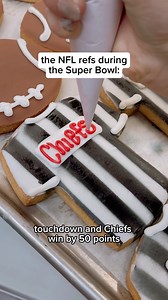 Who thinks the refs are on the Chiefs’ payroll 👀 No flags on these Super Bowl cookies though, come grab yours before Sunday! 🍪🔥 • • • • #cinottisbakery #bakery #cookies #customcookies #cookiedecorating #superbowl #superbowl2025 #kansascitychiefs #chiefs #chiefskingdom #chiefsnation #chiefsfootball #superbowlparty #superbowlsnacks #gamedayeats #superbowlcookies #duuuval #jaxbeach #jacksonville #jacksonvilleflorida #florida #footballhumor #refs | Cinotti's Bakery