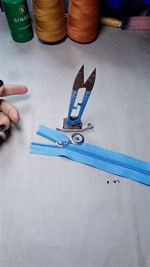 Easy Technique for Attaching a Zipper Slider #zipping #zipper #sewingtipsandtricks