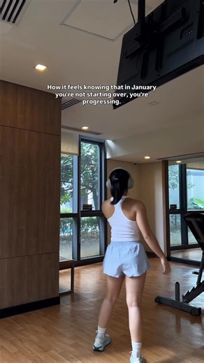 Andi Samia on Instagram: "Not starting over. Just picking up where I left off 😌"