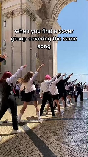 love when it happens 😭 w/ @2wish #kpop #kpopcover #fyp #funny #kpopinpublic