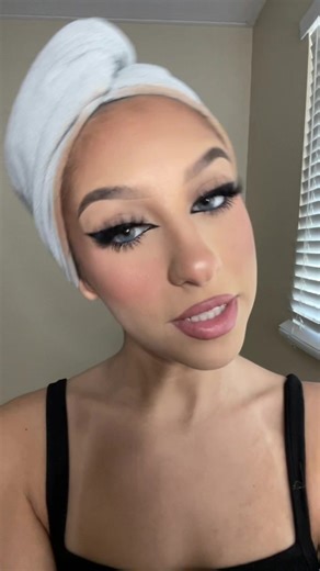 Cat Eye Eyeliner Tutorial | Step-by-Step Guide