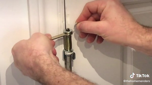 Close the door! #diy #doorjams #doorjam #doorcloser #easyfix #closethedoor #homerepair #howto #easyhomeideas #handyman #homeimprovement #homemender