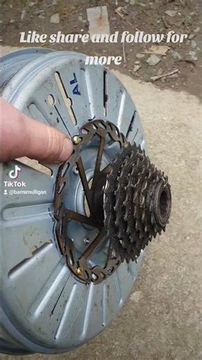 Washing machine motor brake disc mount. Fixing the break disc to hub #scraptopower #offgrid #diy