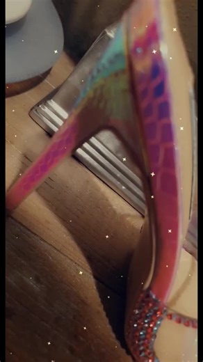 #elite #gems #swarovskicrystals #pandorabracelet #keepsakes #pink #green #crocs #jibbitzbusiness #charms #iridescent #pride #chanel #louisvuitton