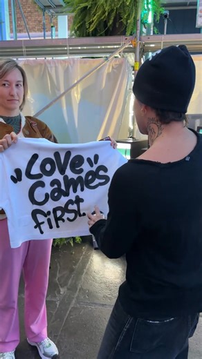 12K views · 34 reactions | WHAT DID HE WRITES 﫨? #art #graffiti #graffititutorial #graffitiart #spraypaint #streetart #streetarteverywhere #streetartinternational #spraypainting | spray painting | Facebook