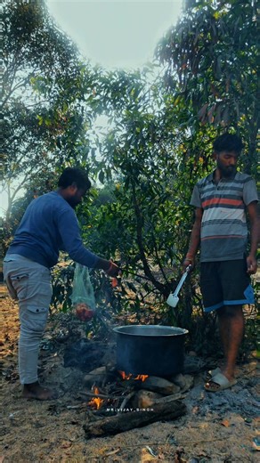 विजय सिंह on Instagram: "Picnic scenes with the best crew 🧺☀️ . . #reels #picnic #reelsinstagram #instagramreels #viral #ghatshila_kola_kuli_dp_fashion #viralreels #trending #trend #explore #foryou #foryoupage #reelitfeelit #reelforyou #repost #reelsoftheday #newreels #reelchallenge #instareels #reelsviral #viralvideos . . . . #expolepage - @mr.vijay_singh13 . . #jamshedpur"