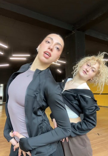 Who’s callin’ that sh*t? #dancetok #trend #fyp #nokia #drake