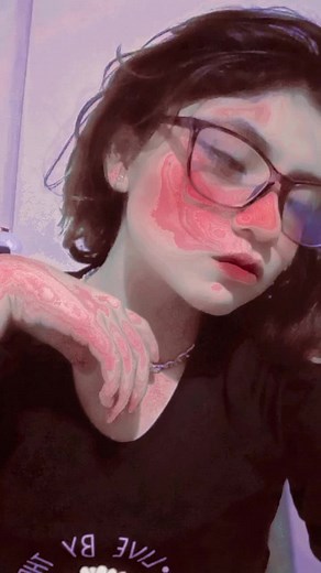 Indoor Style Showcase: Dark Hair and Black Outfit