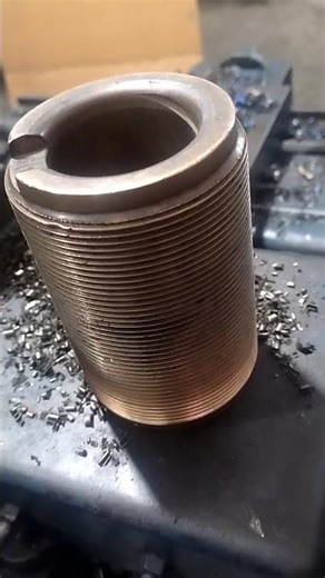 🤔🤔 How to making left thread by lathe machine.#threading#lathemachine#trending.