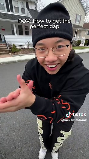 The perfect guide to get a perfect dap! Your welcome! #dap #sneakers #sneakerhead #funny