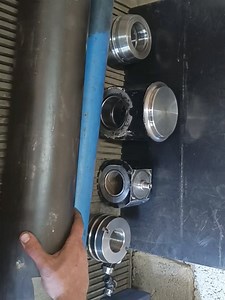 Rebuilding a hydraulic cylinder for a TLB/backhoe!! 🧑‍🏭🇿🇦 Watch till the end to see the cylinder complete 🤩!! | Farmyard Engineering videos