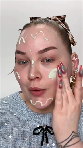 NikkieTutorials on Instagram: "The @erborian_usa CC Red Correct is now available @sephora 😱 It is such a steady force in my routine 😭💚 Kiss redness goodbye! 👋🏻 ( A D ) #Sephora #ErborianPartner #CCRedCorrect #Sephorafavorites"