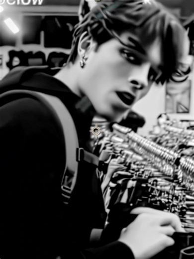 Part 5 || matt is extrateresstrial 🙏 || @mattsturniolo - ac jnraudios - shakes, twitch staep3 - ps me - cc tewqix - scp irisstrxns #fyp #viral #mattsturniolo #matthewsturniolo #mattsturnioloedit #sturniolotriplets #aftereffect #ae25 #edit