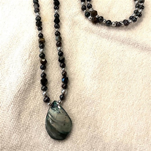 755. Set Necklace and Wrap Bracelet With Grey Pearls - Etsy