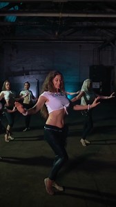 This week, enjoy all our performances. We have 2 classes for this one, going step by step at RaqsOnline.com 🥁 Music by: @davidsoulbeats 💜 https://raqsonline.com/programs/maqsuqui-belly-dance-drum-solo ➡ Explore one of our 500 online classes, covering 15 dance styles with 22 experts. #RaqsOnline #bellydance #bellydancer #dancer #dancing #danceclass #SadieBellyDance #onlineclass #bellydanceonlineclasses #sadiebellydancer | Raqs Online