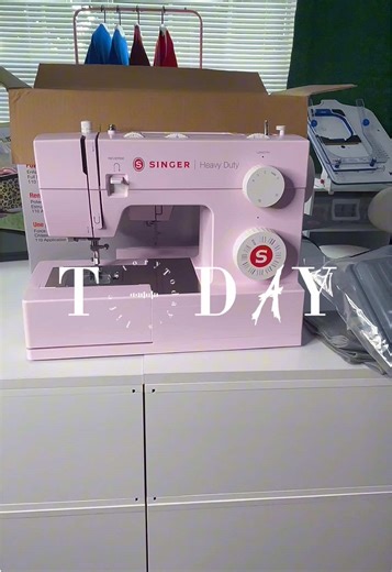 Unbox my new pink sewing machine 💕 #newhobbyunlocked #unboxing #singersewingmachine