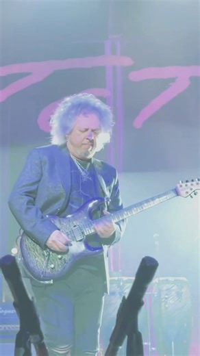 25K views · 507 reactions | Steve Lukather: "I don't believe that heavy strings make it all that much bigger-sounding. If anything, it can mess up your fingers, and you can get tendonitis, which is not cool". #theguitarnotebook #stevelukather | The Guitar Notebook | Facebook